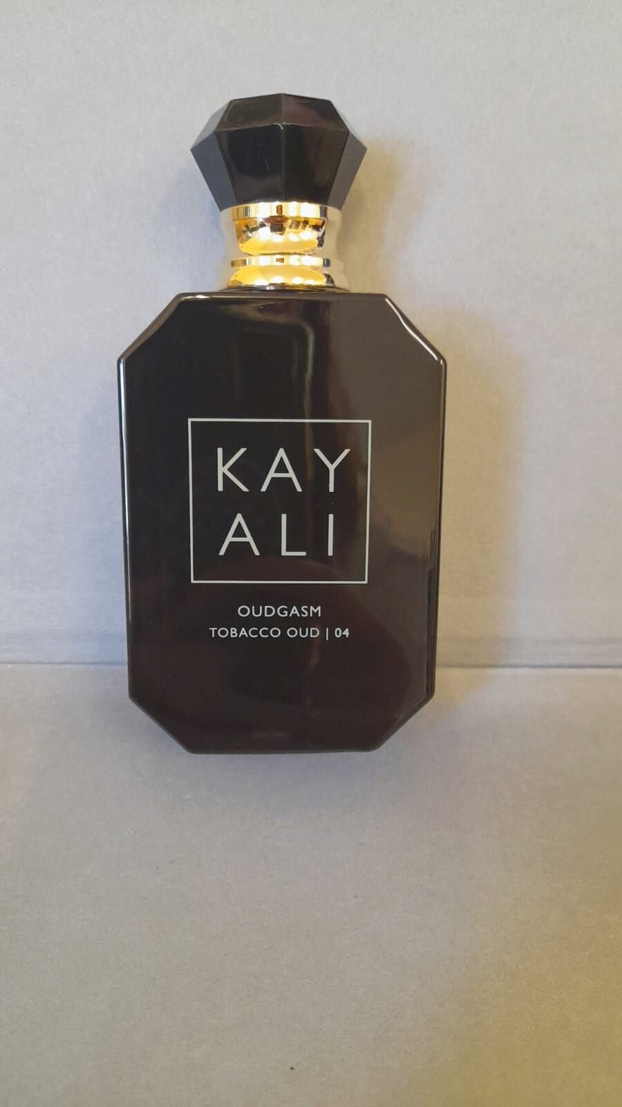 Kayali Oudgasm Tobacco Oud 04